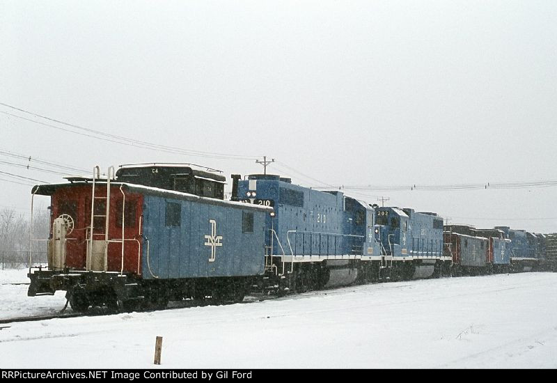 B&M 210-202(GP38-2)